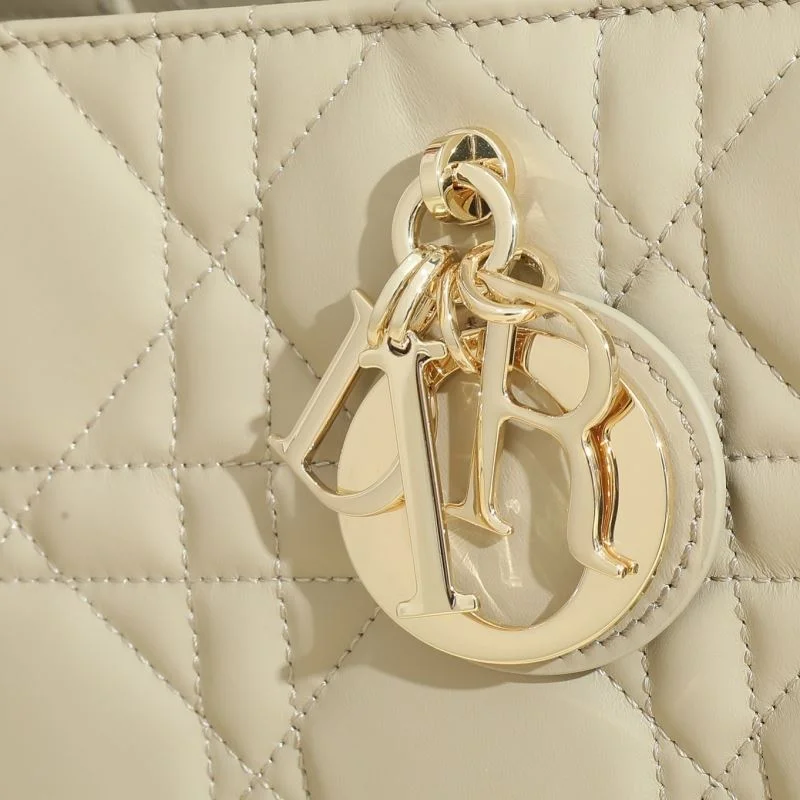 Exact replica Christian Dior Shopping Bags