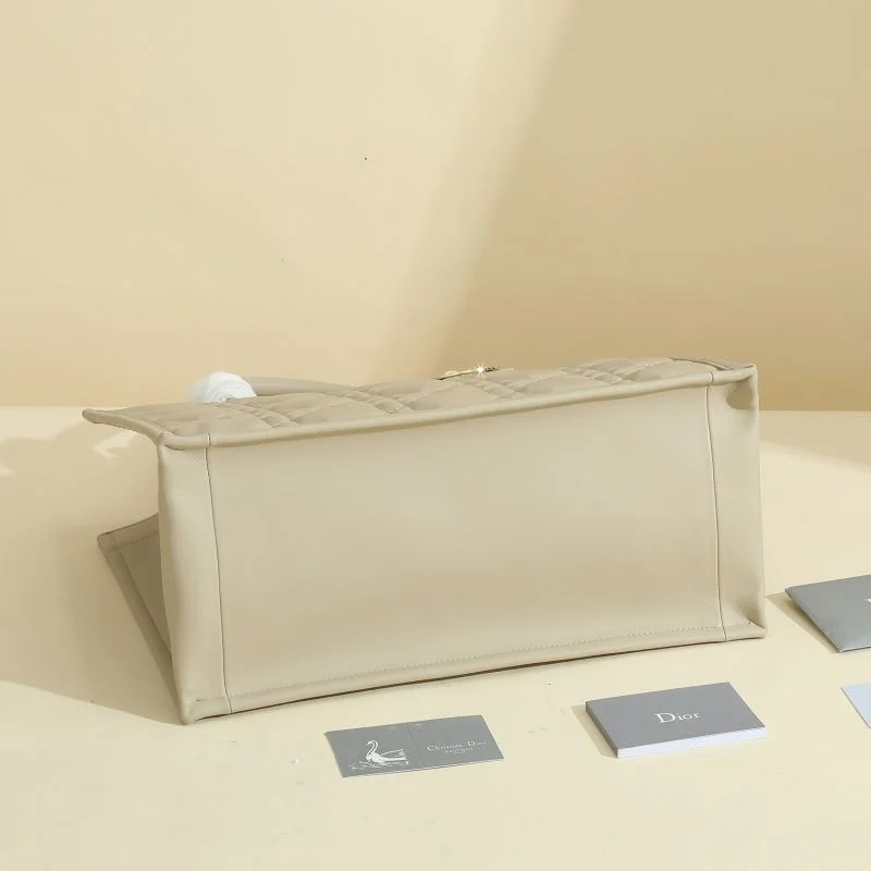 Exact replica Christian Dior Shopping Bags