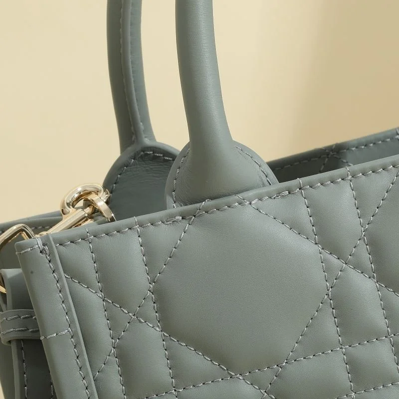 Low-cost Christian Dior Shopping Bags