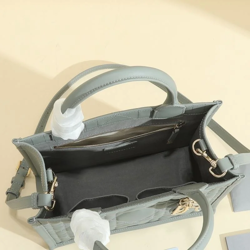 Low-cost Christian Dior Shopping Bags