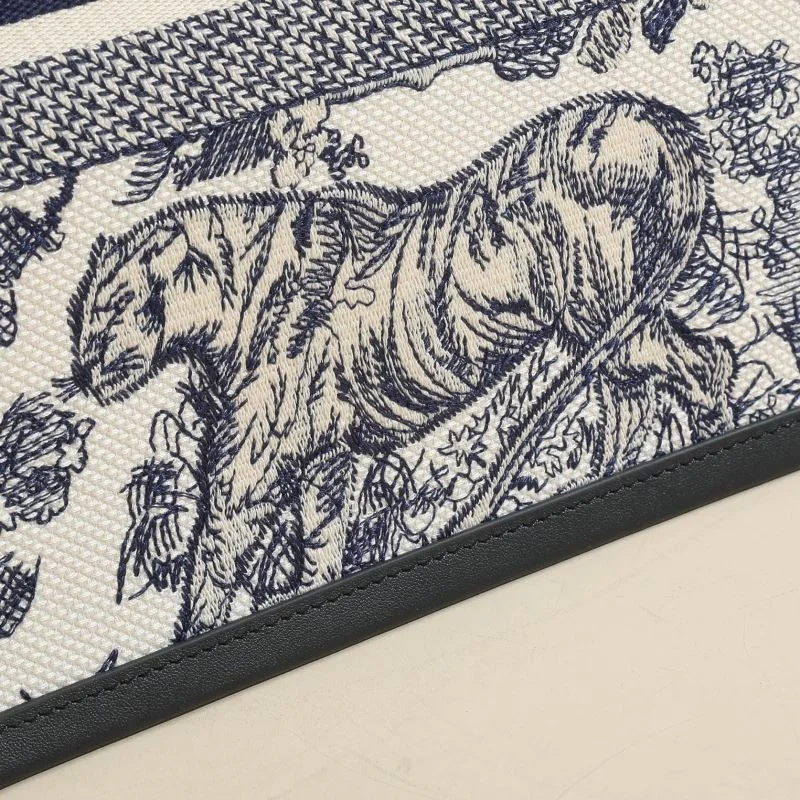 Cut-rate Christian Dior Shopping Bags