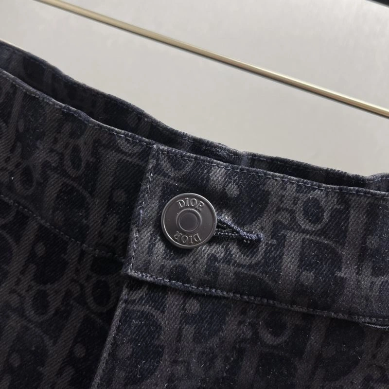 Indistinguishable Christian Dior Short Pants
