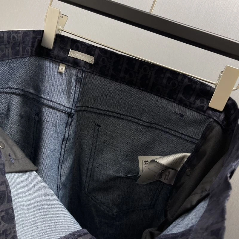 Indistinguishable Christian Dior Short Pants