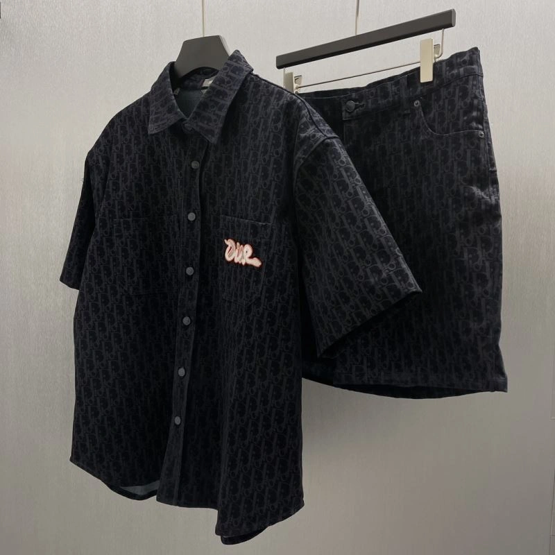 Indistinguishable Christian Dior Short Pants