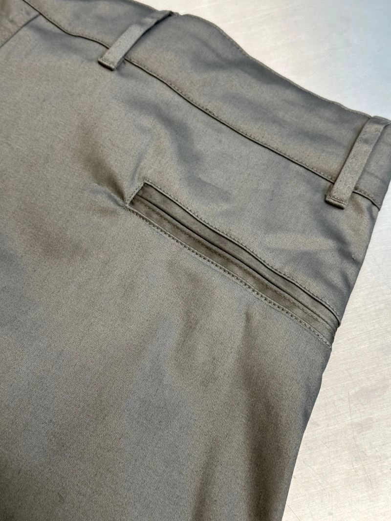 Accurate model Christian Dior Short Pants