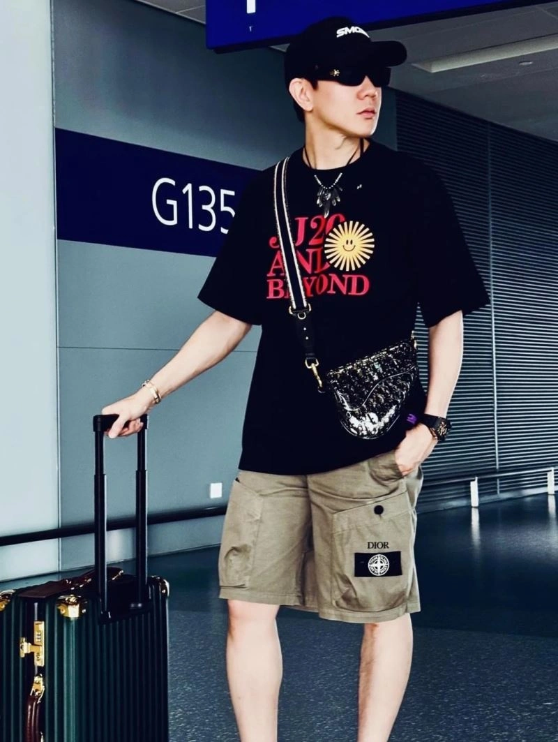 Accurate model Christian Dior Short Pants