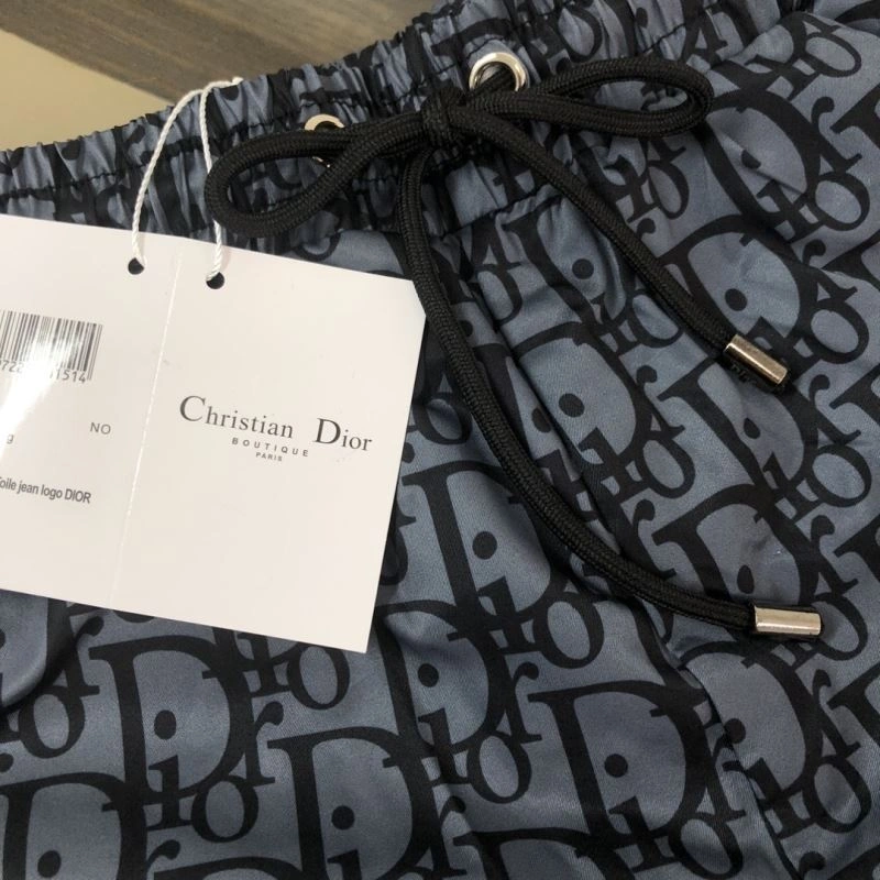Accurate model Christian Dior Short Pants