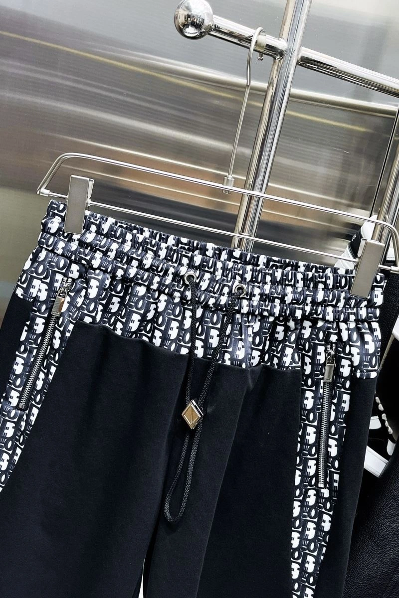 Indistinguishable Christian Dior Short Pants