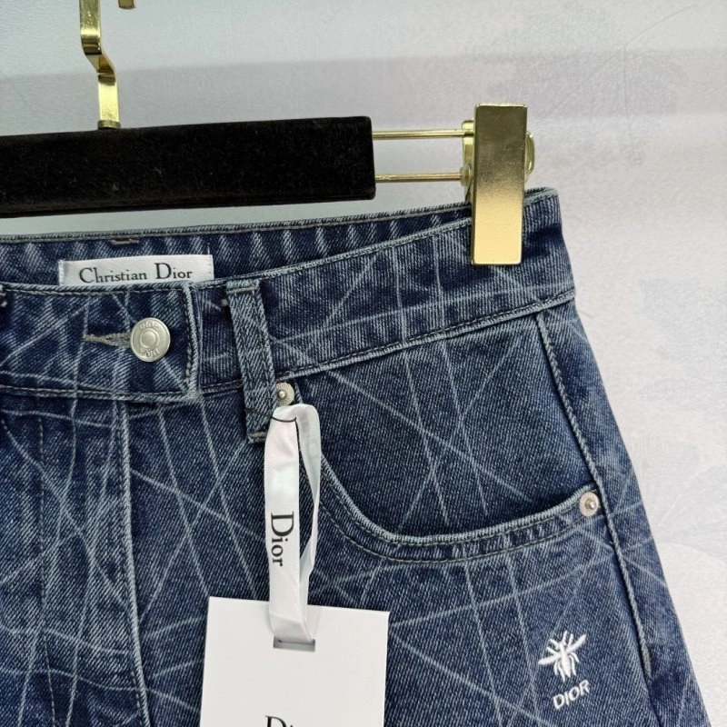 Indistinguishable Christian Dior Short Pants