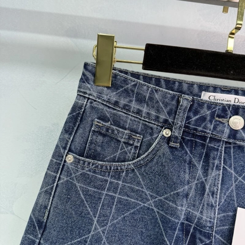 Indistinguishable Christian Dior Short Pants