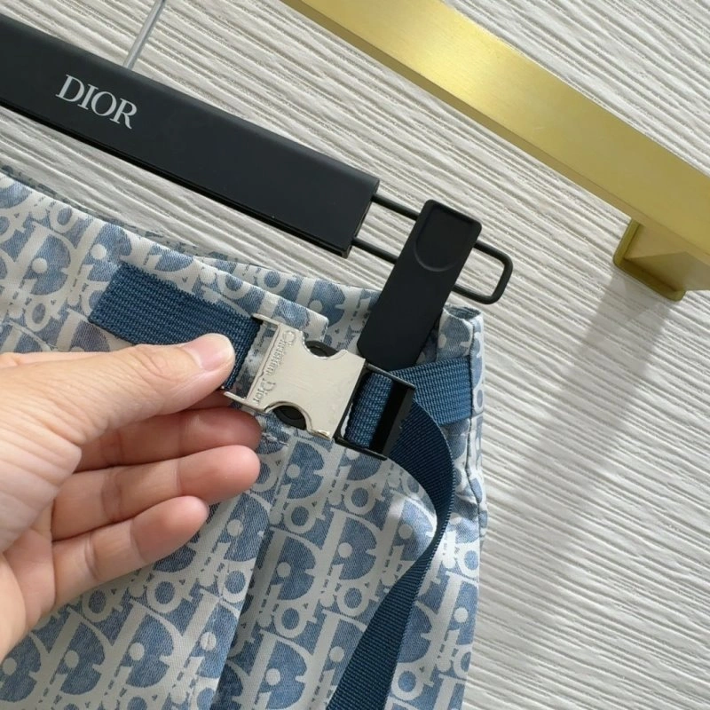 Accurate model Christian Dior Short Pants