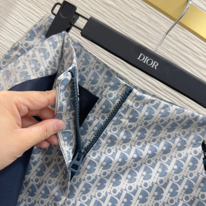 Accurate model Christian Dior Short Pants