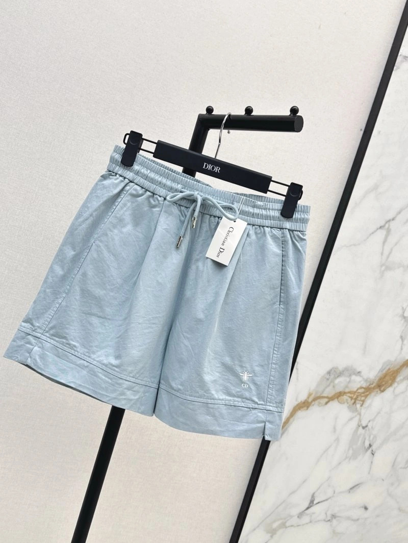 Accurate model Christian Dior Short Pants