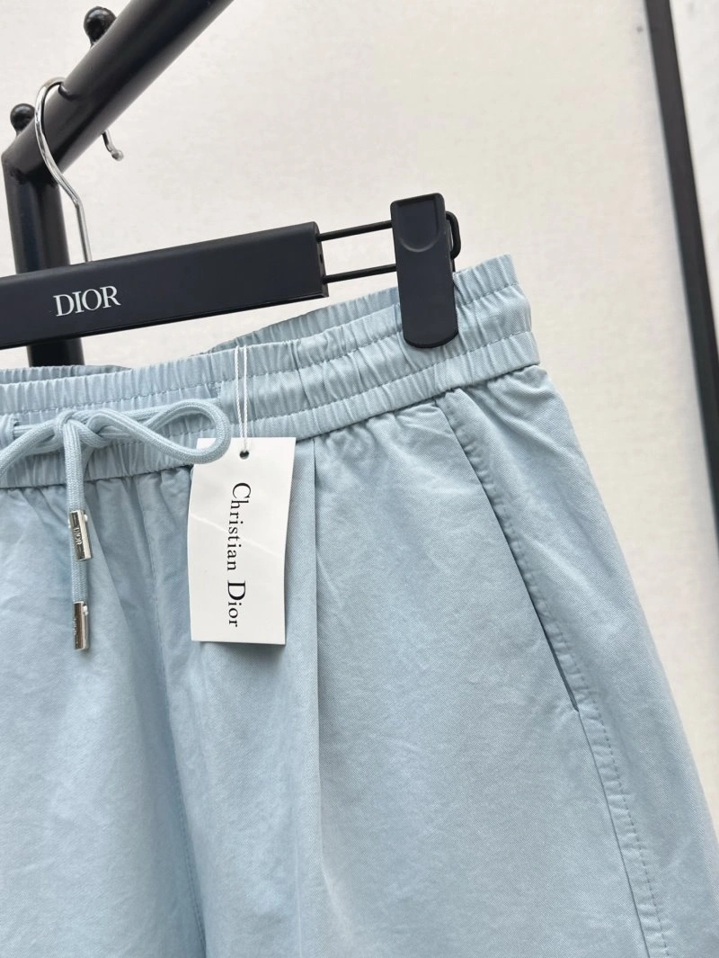 Accurate model Christian Dior Short Pants