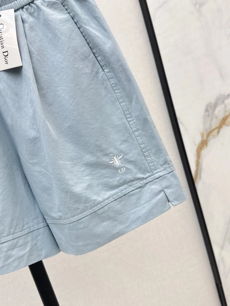 Accurate model Christian Dior Short Pants