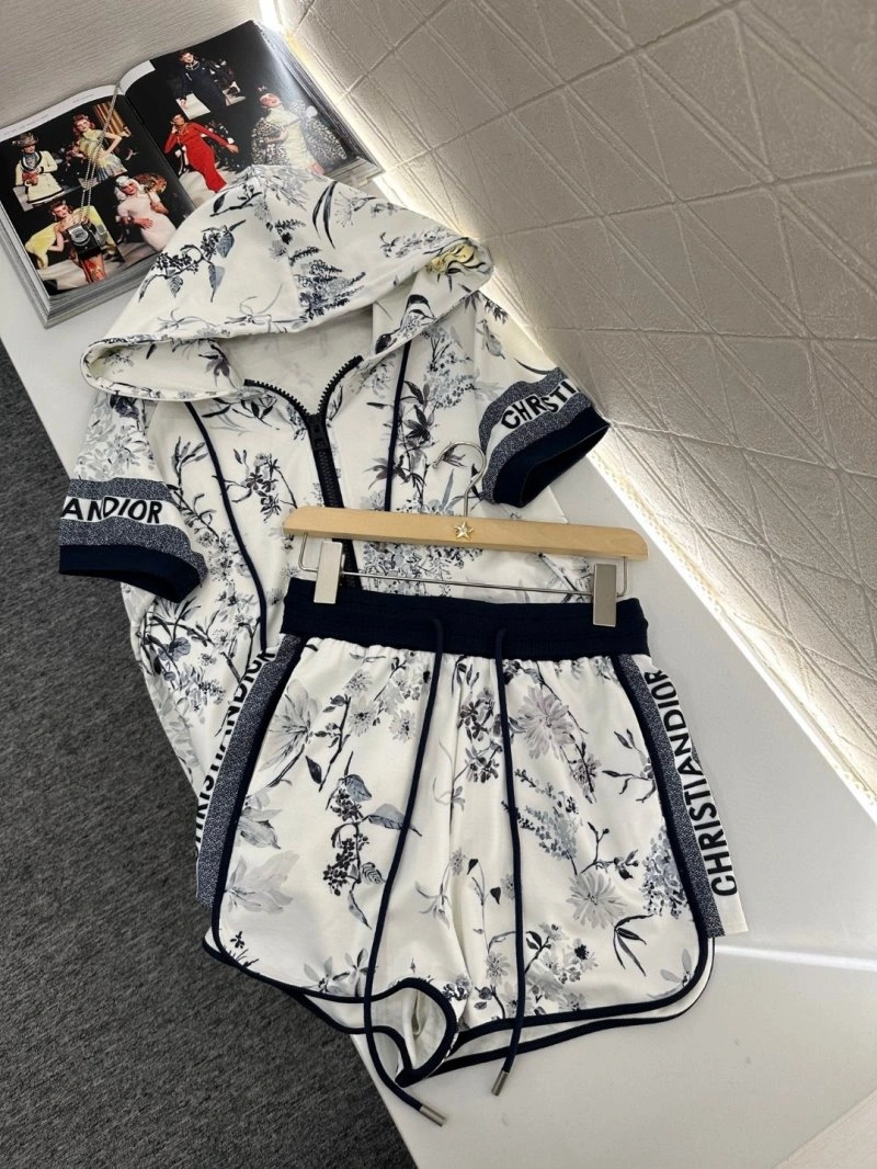 High accuracy Christian Dior Short Suits