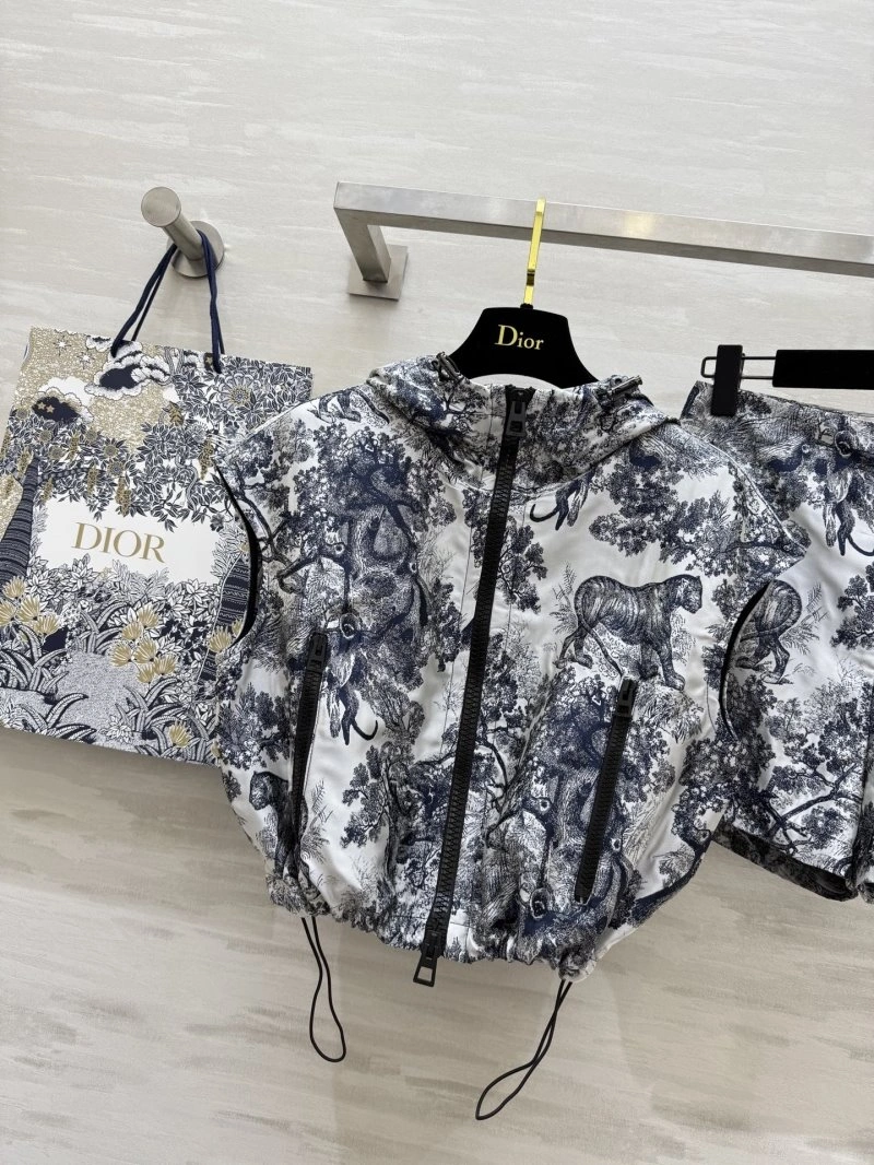 High accuracy Christian Dior Short Suits