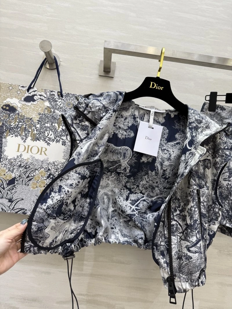High accuracy Christian Dior Short Suits