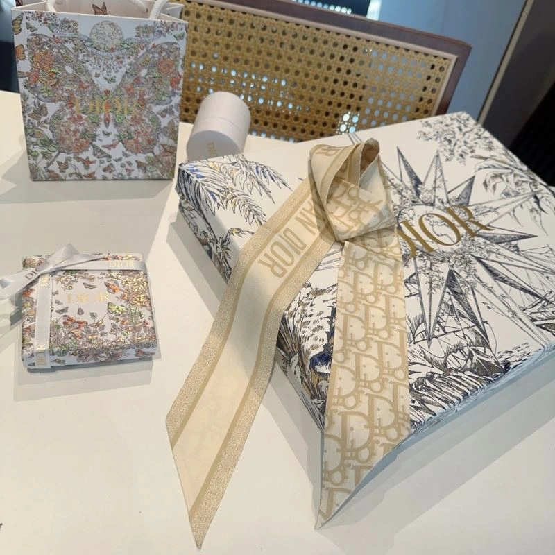 Low-cost Christian Dior Silk