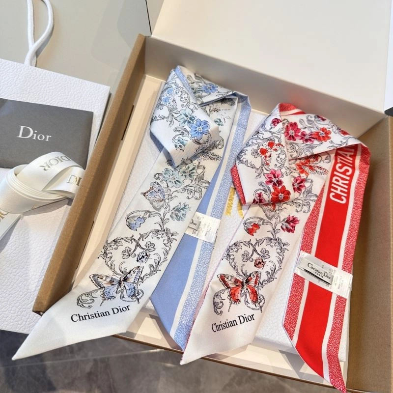 Accurate model Christian Dior Silk