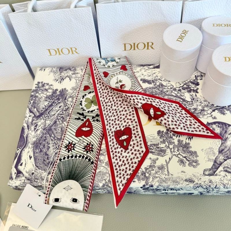 Low-cost Christian Dior Silk
