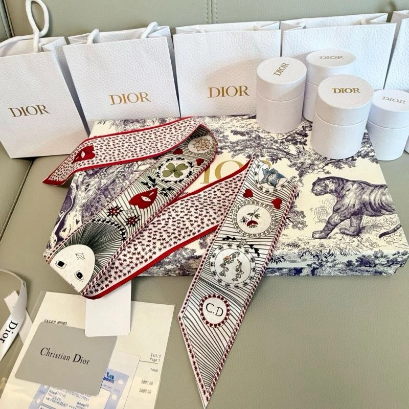 Low-cost Christian Dior Silk