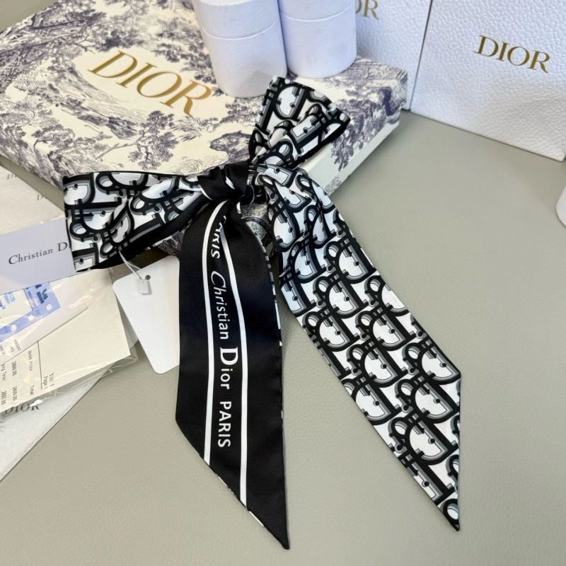 Accurate model Christian Dior Silk