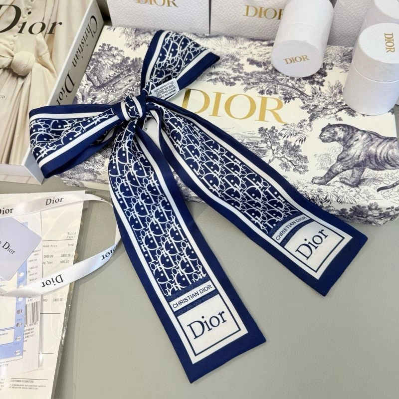 Accurate model Christian Dior Silk