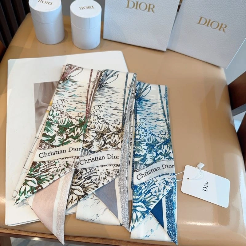 Accurate model Christian Dior Silk