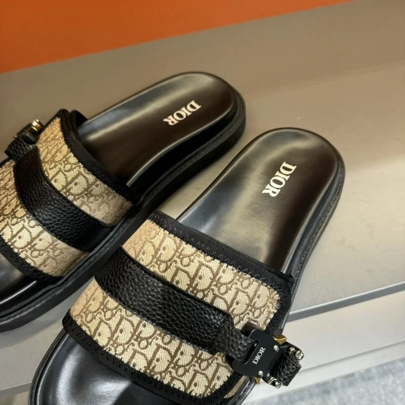 Low-cost Christian Dior Slippers