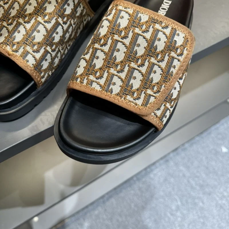 Top match Christian Dior Slippers