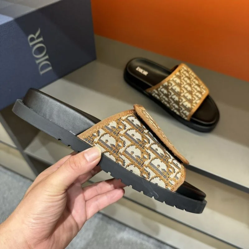 Top match Christian Dior Slippers