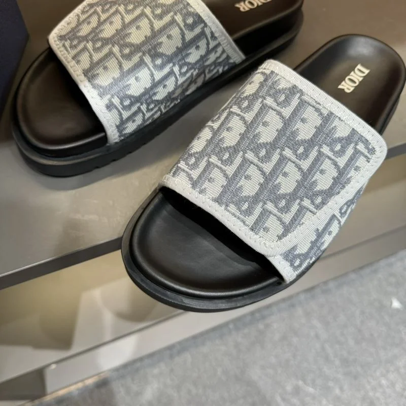 Accurate model Christian Dior Slippers