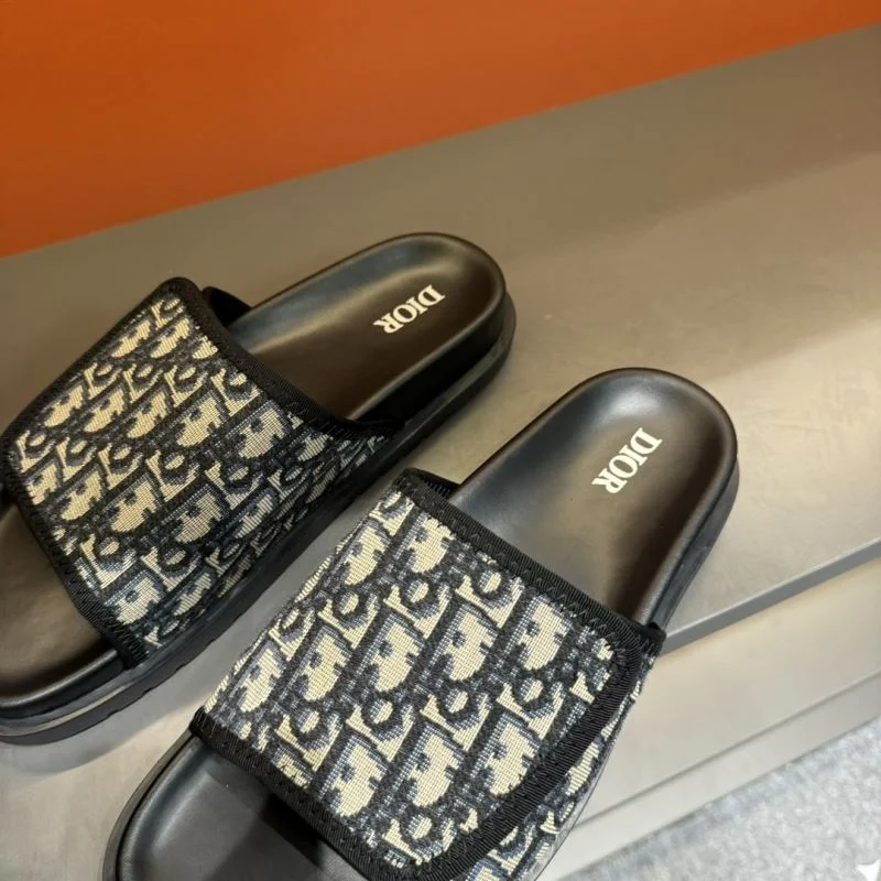 Low-cost Christian Dior Slippers