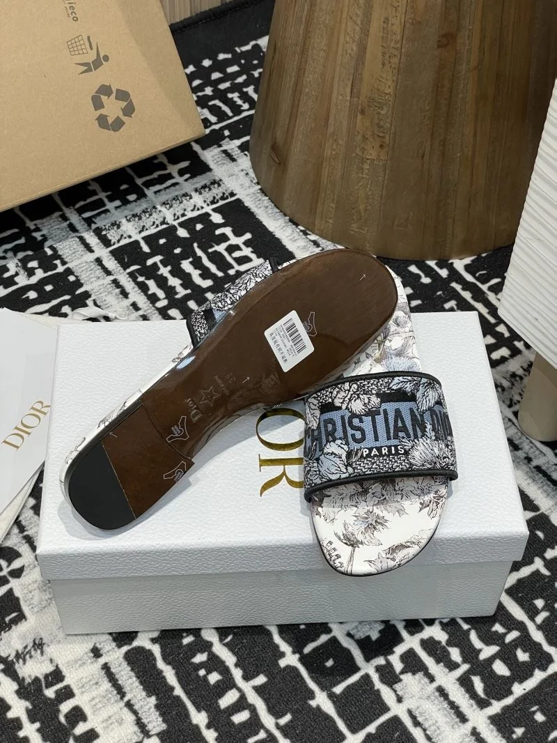 Top match Christian Dior Slippers