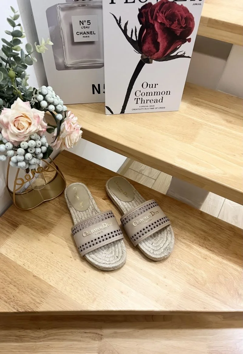 Low-cost Christian Dior Slippers
