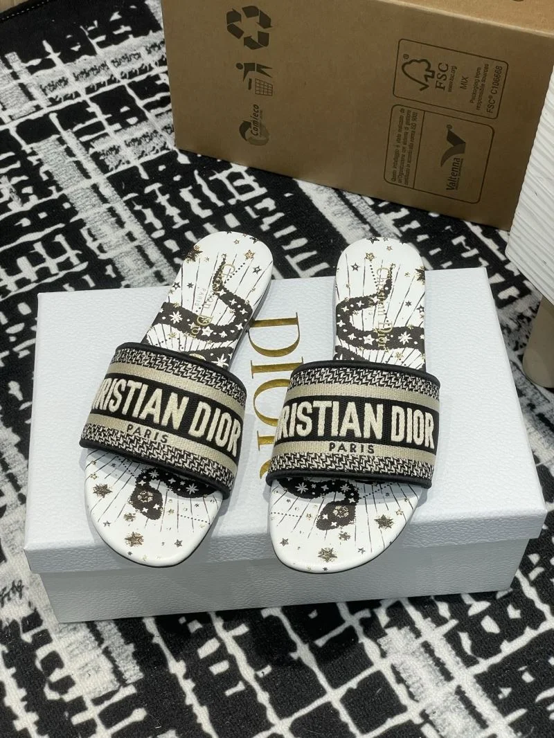 Accurate model Christian Dior Slippers