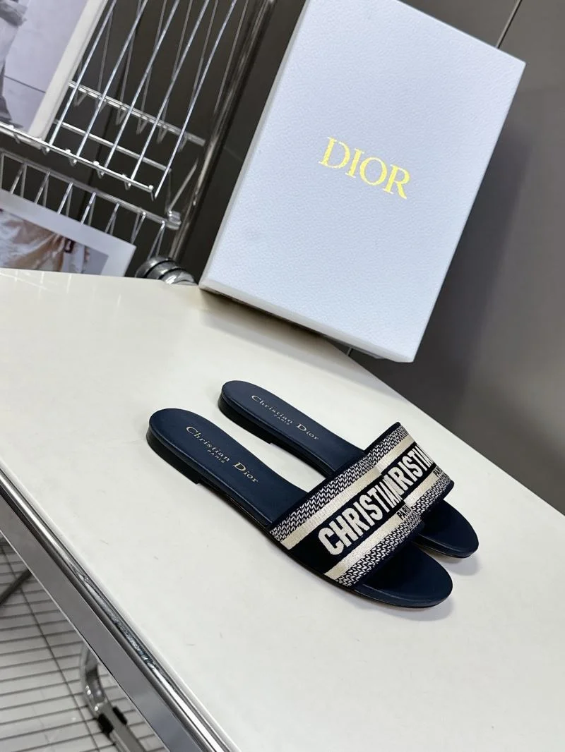 Accurate model Christian Dior Slippers