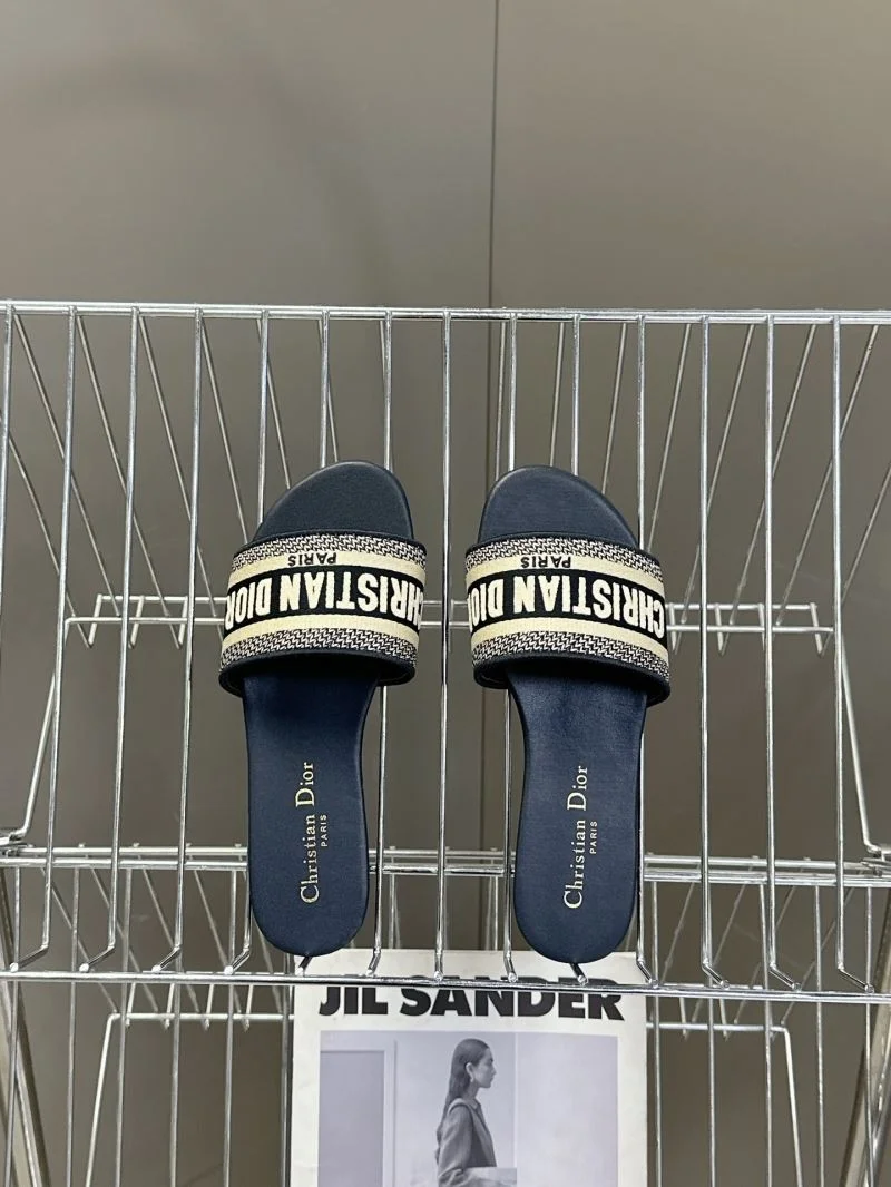 Accurate model Christian Dior Slippers