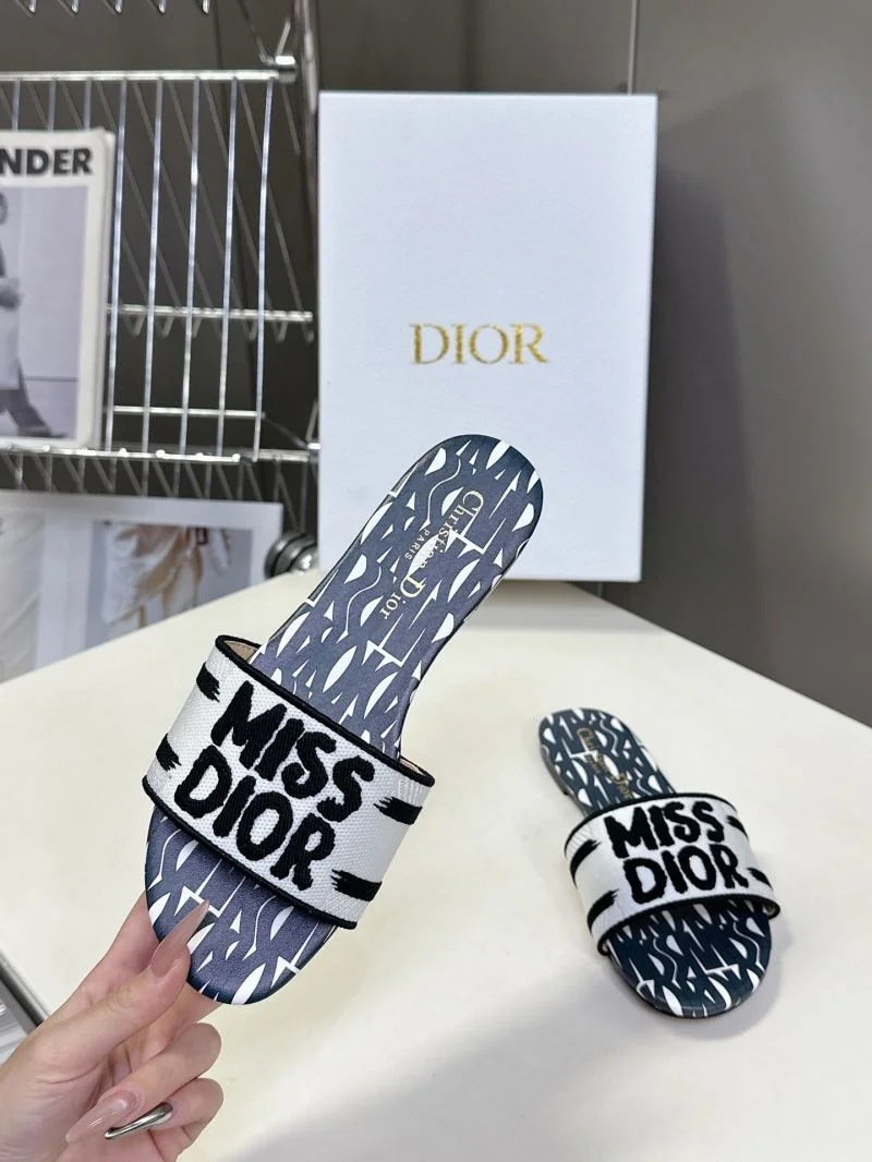 Low-cost Christian Dior Slippers