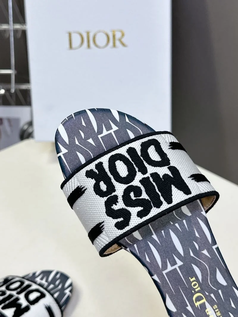 Low-cost Christian Dior Slippers