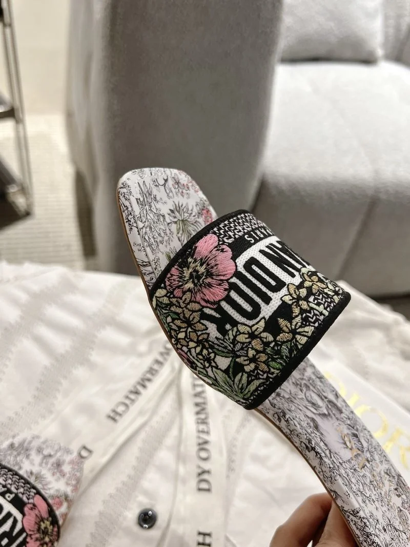 Low-cost Christian Dior Slippers