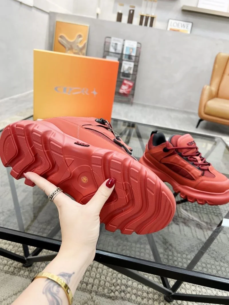 Accurate model Christian Dior Sneaker
