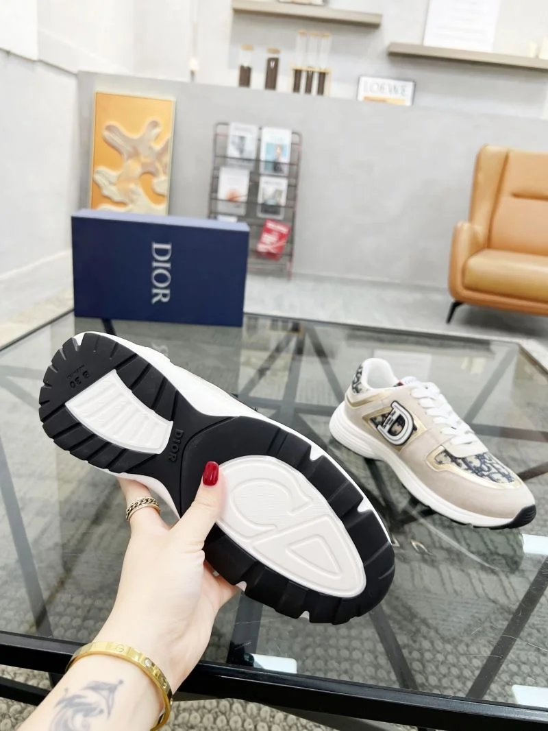 Legit Christian Dior Sneaker