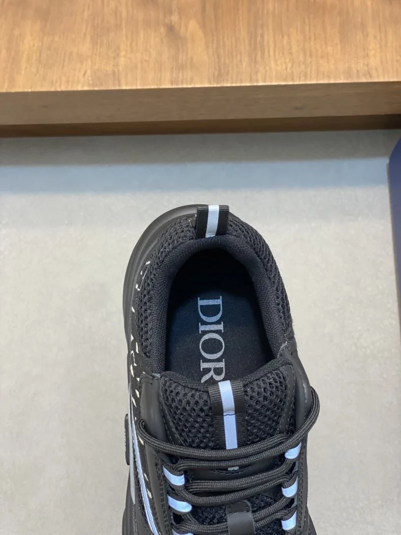 Indistinguishable Christian Dior Sneaker