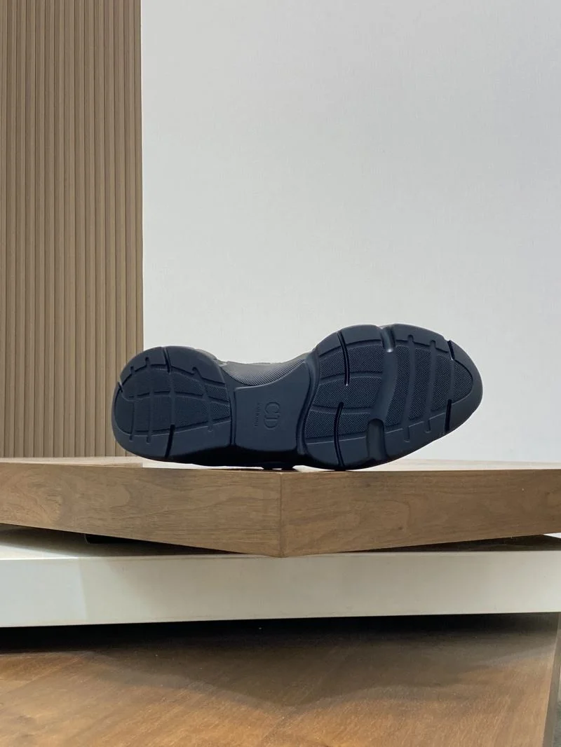 Indistinguishable Christian Dior Sneaker