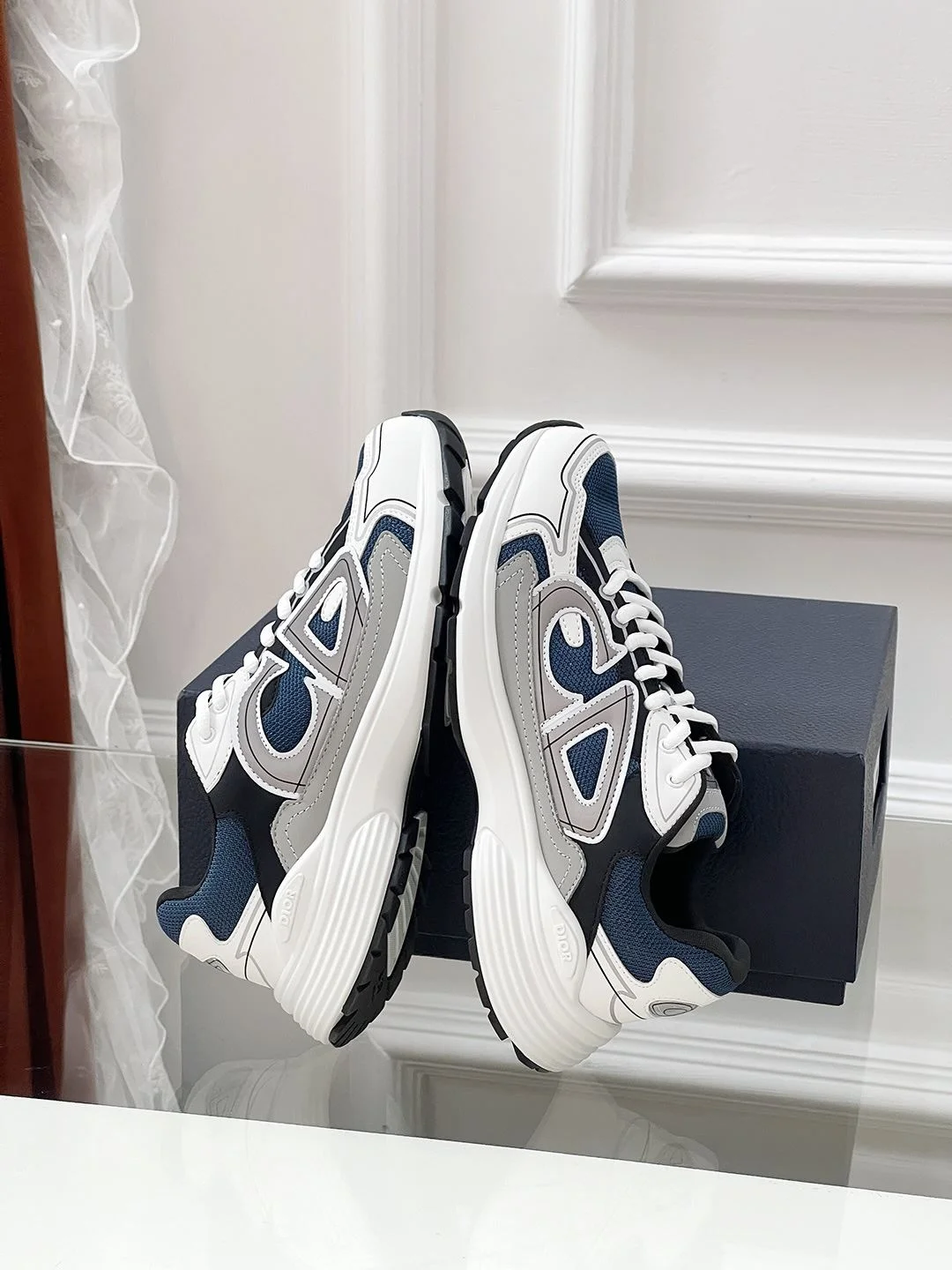 Indistinguishable Christian Dior Sneaker