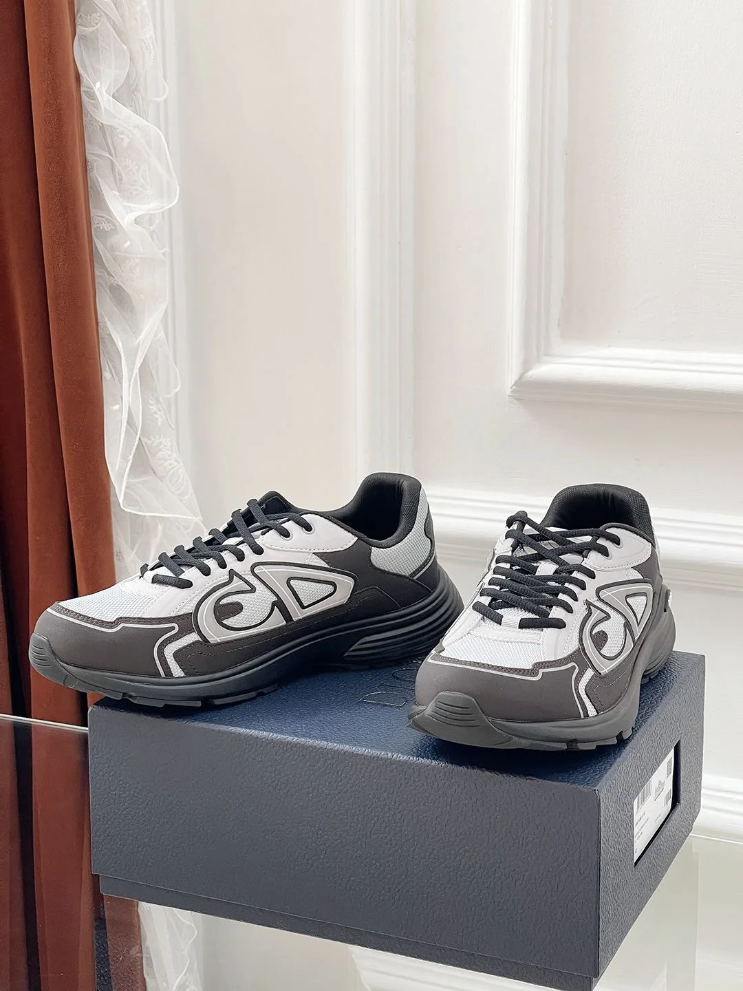 Legit Christian Dior Sneaker