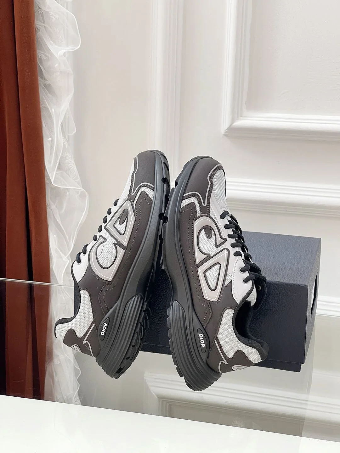 Legit Christian Dior Sneaker