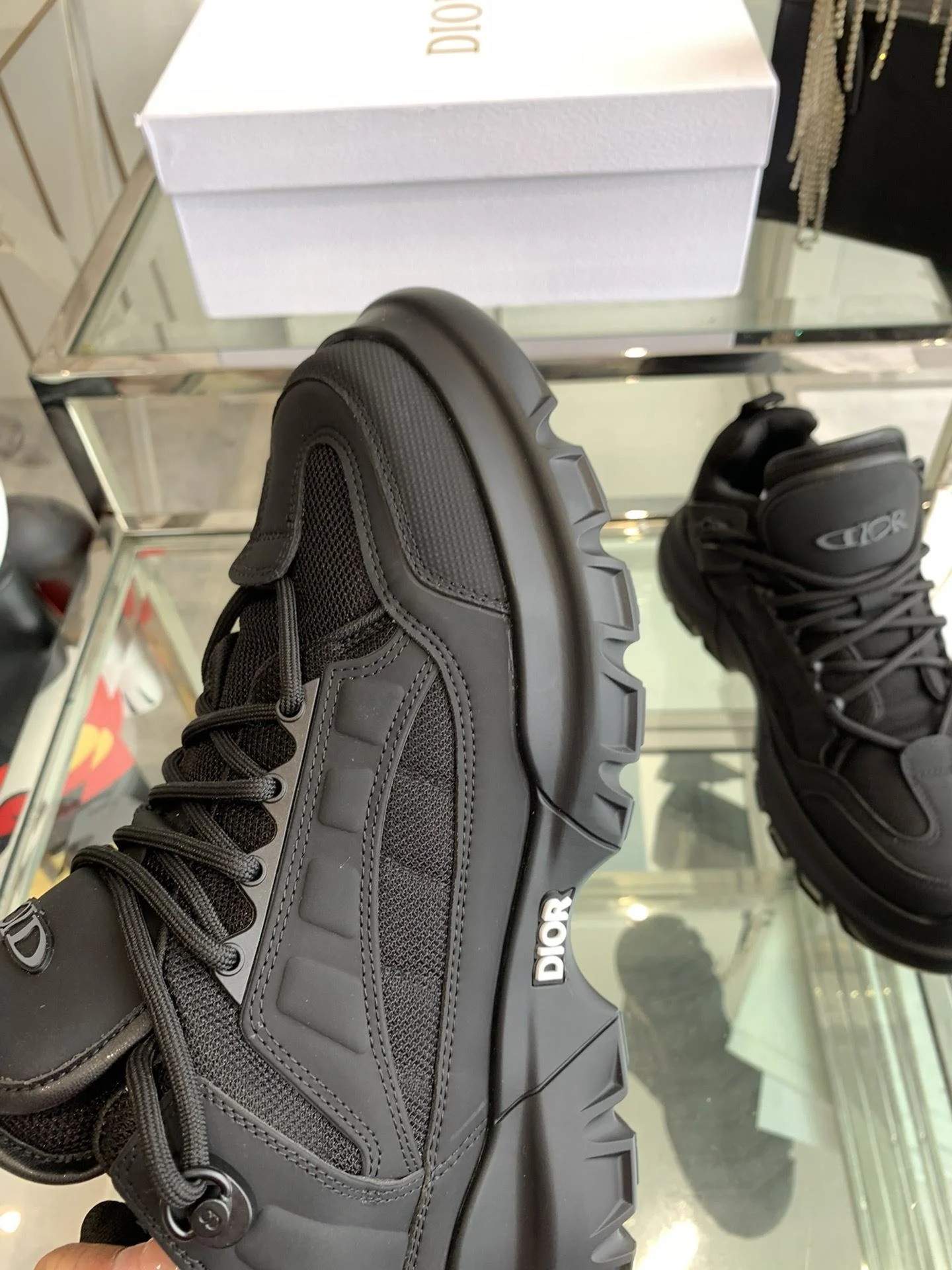 Accurate model Christian Dior Sneaker